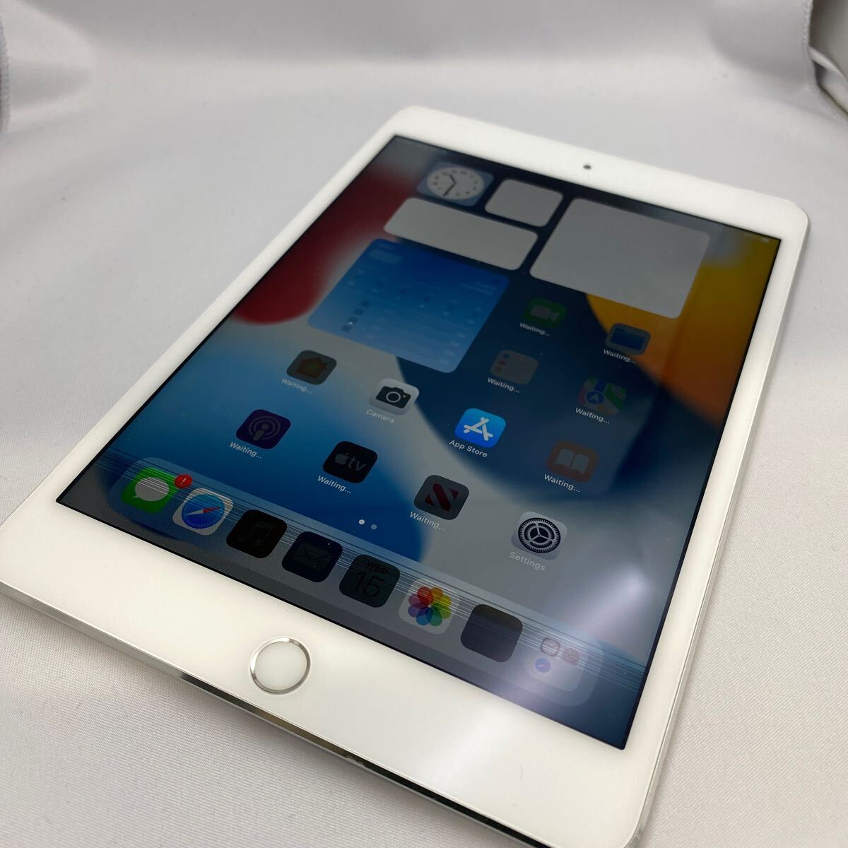 108 Apple iPad mini4 Wi-Fi+Cellular 32GB SILVER A1550 Apple SIMフリー ...