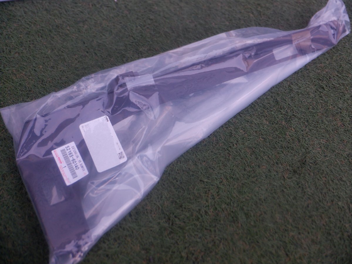 新品 トヨタ純正 TRJ250W GDJ250W ランドクルーザー 250 ランクル リアバンパー カバー 右側 52165-60140 m ...