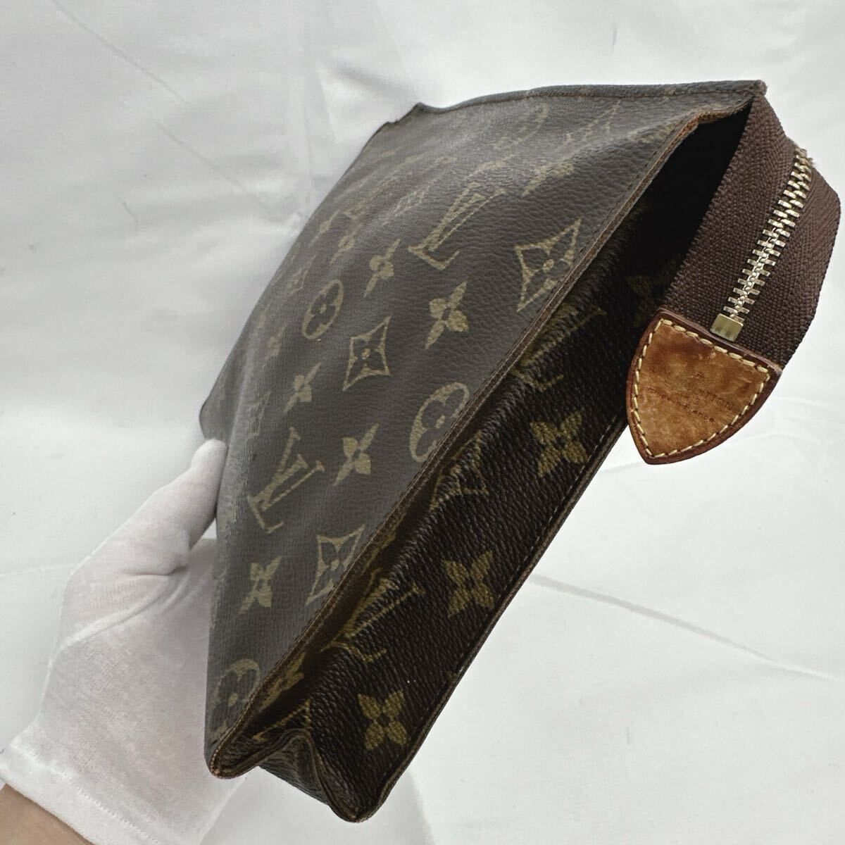s267 LOUIS VUITTON ルイヴィトン モノグラム ポッシュトワレット26 M47542 ポーチ シリアル 8906 /【Buyee】