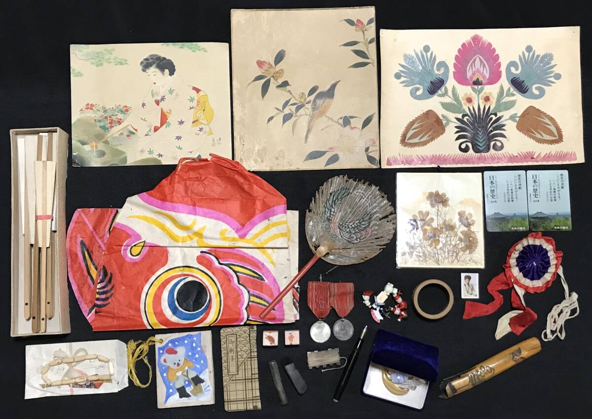 雑貨 まとめて 扇子 切絵 絵画 団扇 勲章 バッジ 御餞別ブレスレット 印鑑 ブローチ など 明治 大正 昭和 レトロ 玩具 時代物 骨董 /【Buyee】 Buyee - Japanese ...