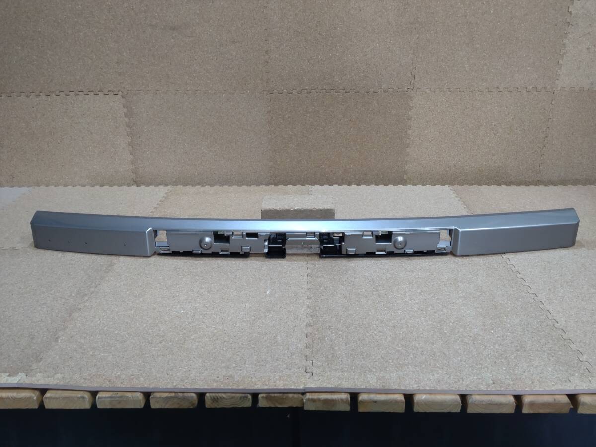 新品未使用 ランドクルーザー250 TRJ250W GDJ250W リアガーニッシュ 76801-60560-E0 アバンギャルドブロンズ ...