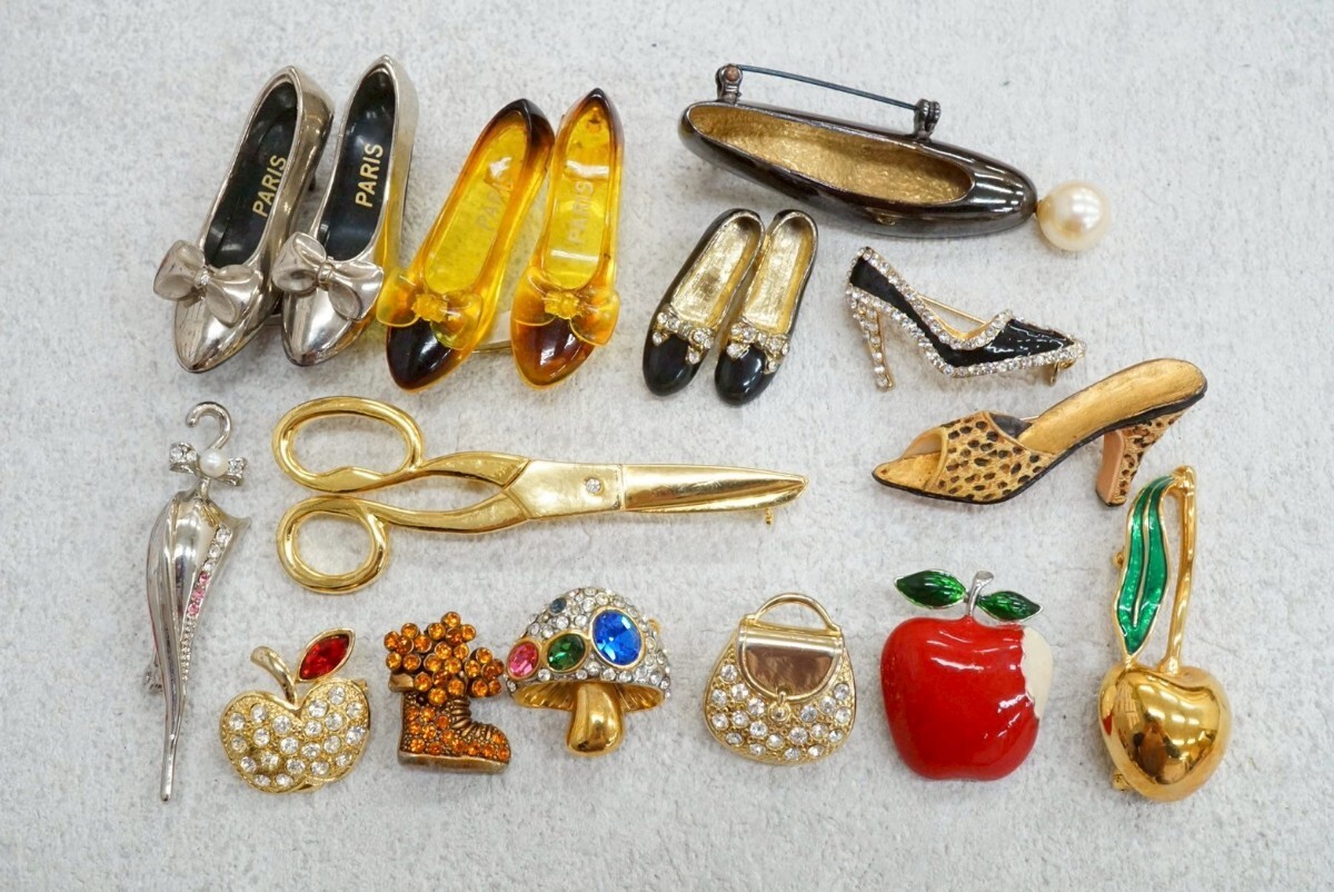 C1006 海外製含む 果物 ハイヒール ラインストーンなど ヴィンテージ ブローチ アクセサリー 大量 セット まとめて おまとめ まとめ売り /【Buyee】 Buyee ...