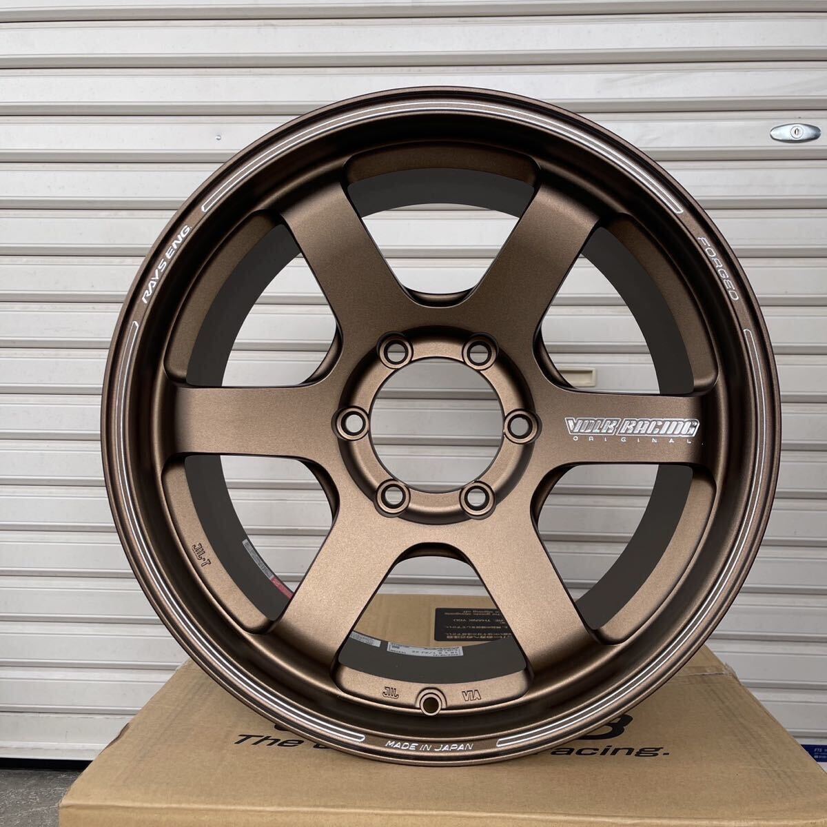 即納《VOLK RACING TE37SB 》18×8.5J+22 139.7/6H ボルクレーシング レイズ RAYS TE37 新品未使用 4本セット ハイエース ブロンズ /【Buyee ...