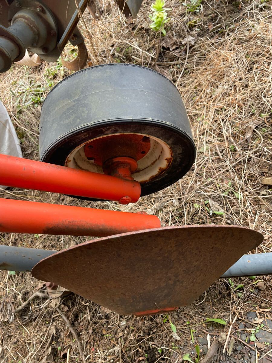 クボタ あぜぬり機 AZK-701H【クボタBヒッチ適用】畦塗機 畦塗り機 黒塗り あぜ塗り 畦塗 畔塗 アゼローダー 中古 クボタ /【Buyee】 Buyee - Japanese ...