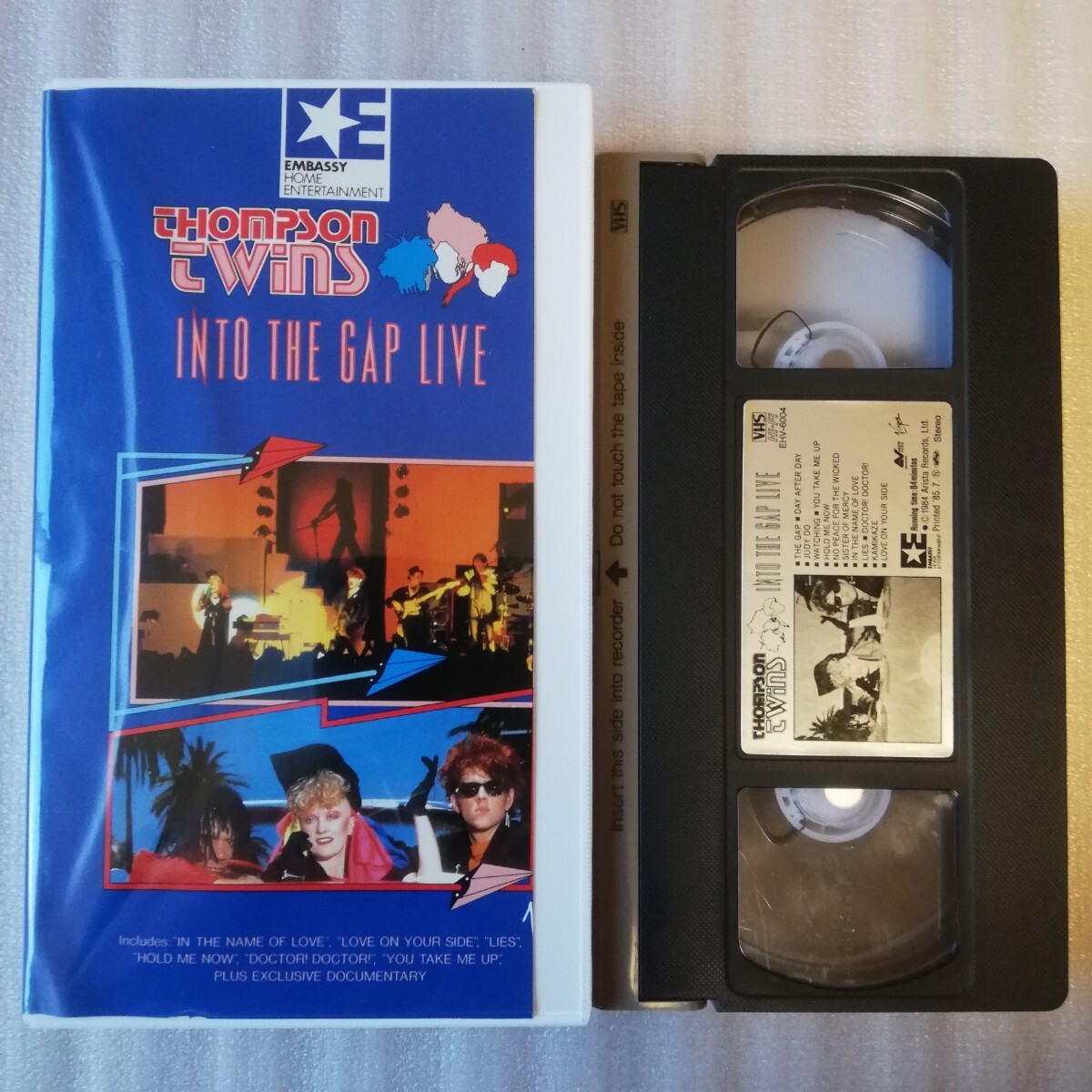 【VHS】トンプソン・ツインズ カリフォルニア・ライブ INTO THE GAP ビデオテープ THOMPSON TWINS Hi-Fi ...