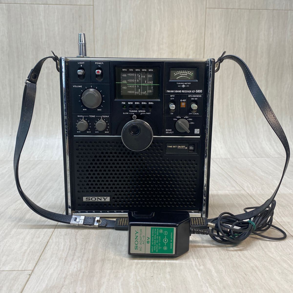 D96 FN-250418-216 SONY ソニー スカイセンサー 5バンド マルチバンドレシーバー ICF-5800 BCLラジオ FM/MW/SW1/SW2/SW3 昭和レトロ ...