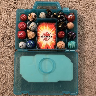 Bakugan Battle Brawlers Carry Case With Lot Of 18 Brawler Figures & 15 ...