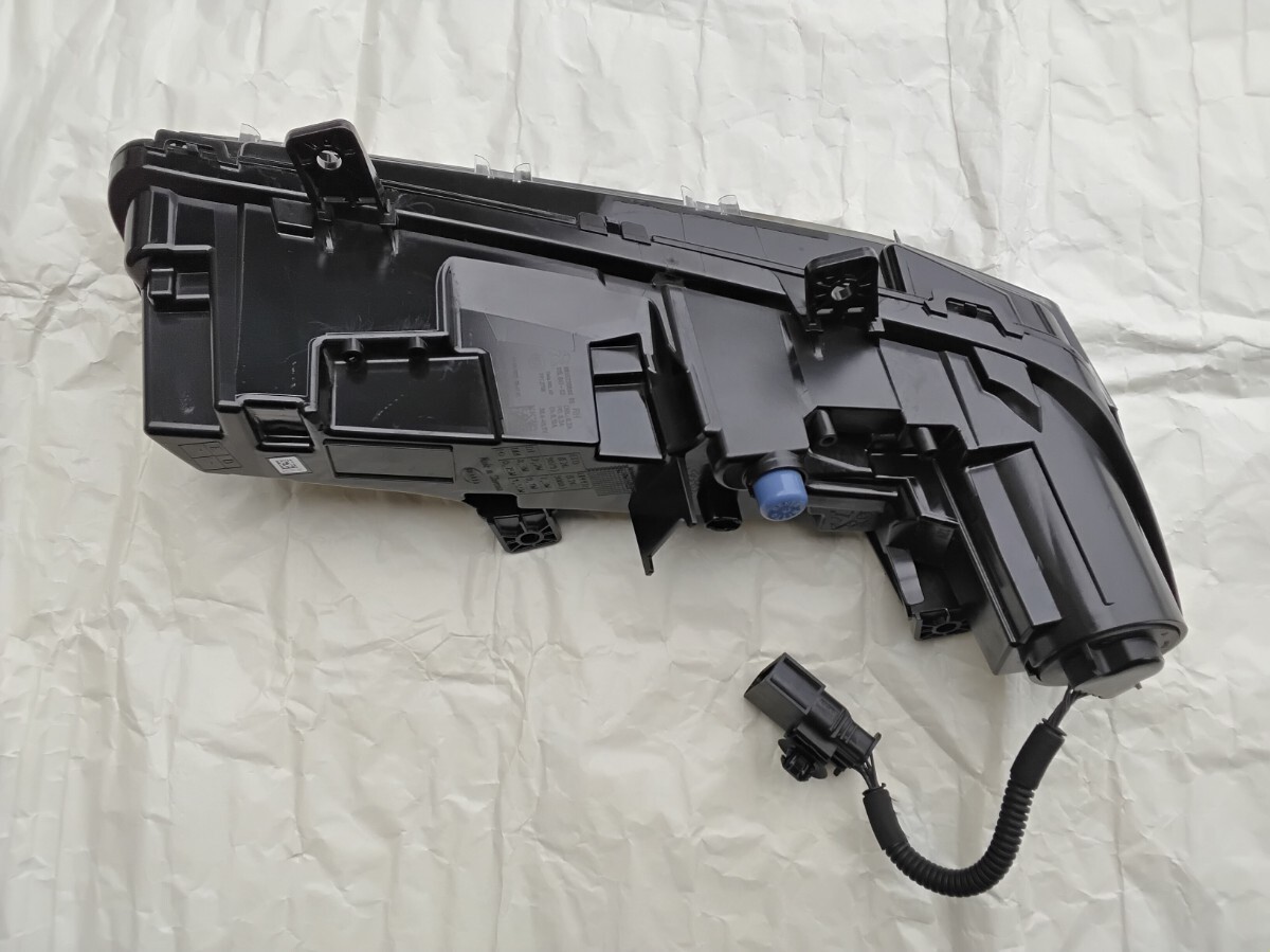 ★中古美品☆ PUUGEOT・プジョー純正 308（P51・P52）LEDフォグランプ/デイライト/イルミランプ 右:9835230880 ...