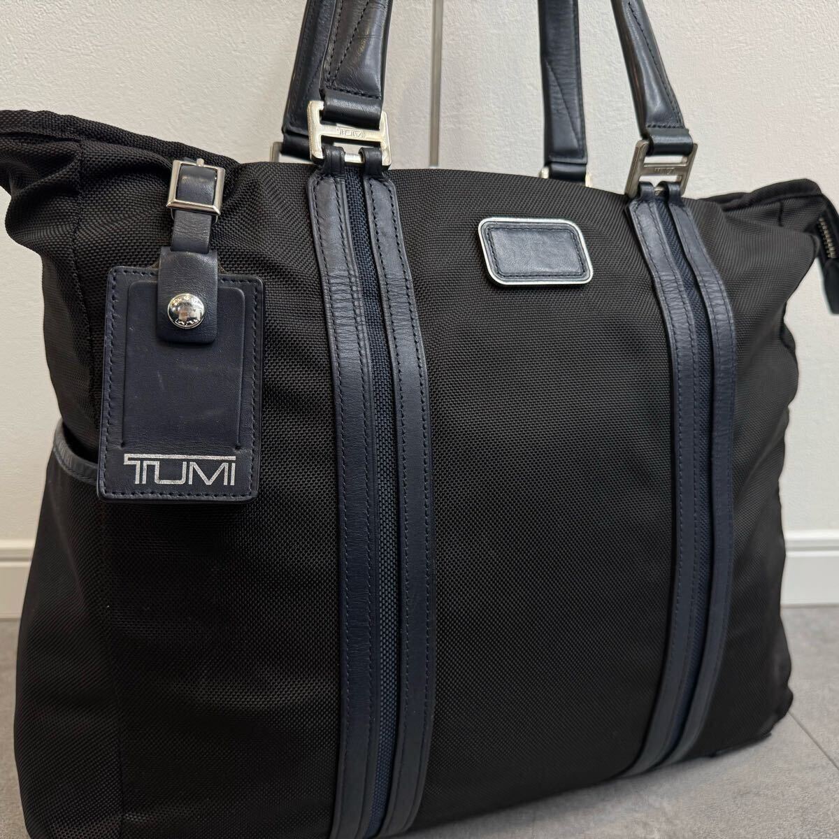 極美品/大容量 トゥミ TUMI トートバッグ 日本限定 ジャーヴィス JARVIS A4 肩掛け メンズ ビジネス ブリーフケース 紺 ブラック 黒 通勤 /【Buyee】
