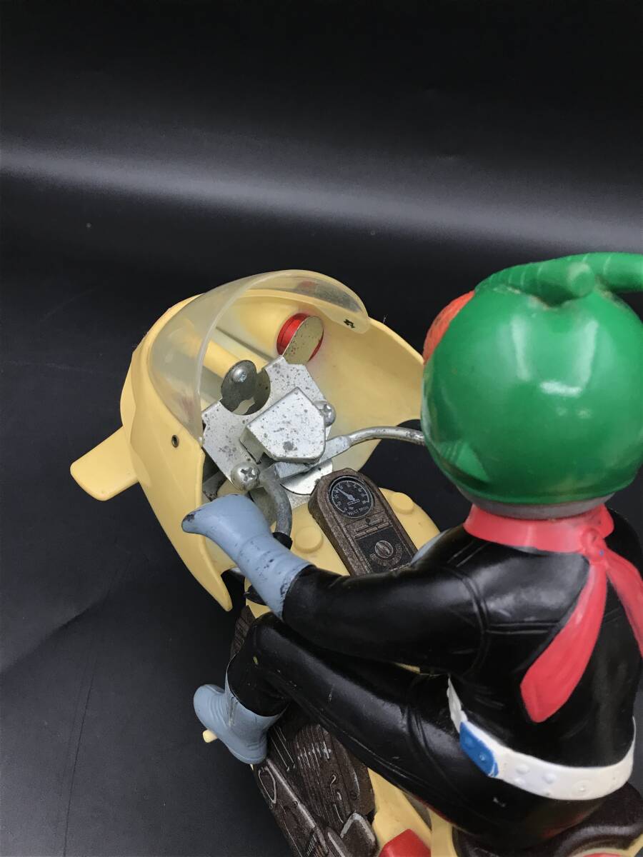 0520-04 ヨネザワ 仮面ライダー 新サイクロン号 ソフビ付 全長約32cm フリクション 後輪欠品 ブリキ オートバイ 汚れ有 昭和レトロ 当時物 /【Buyee】 Buyee ...