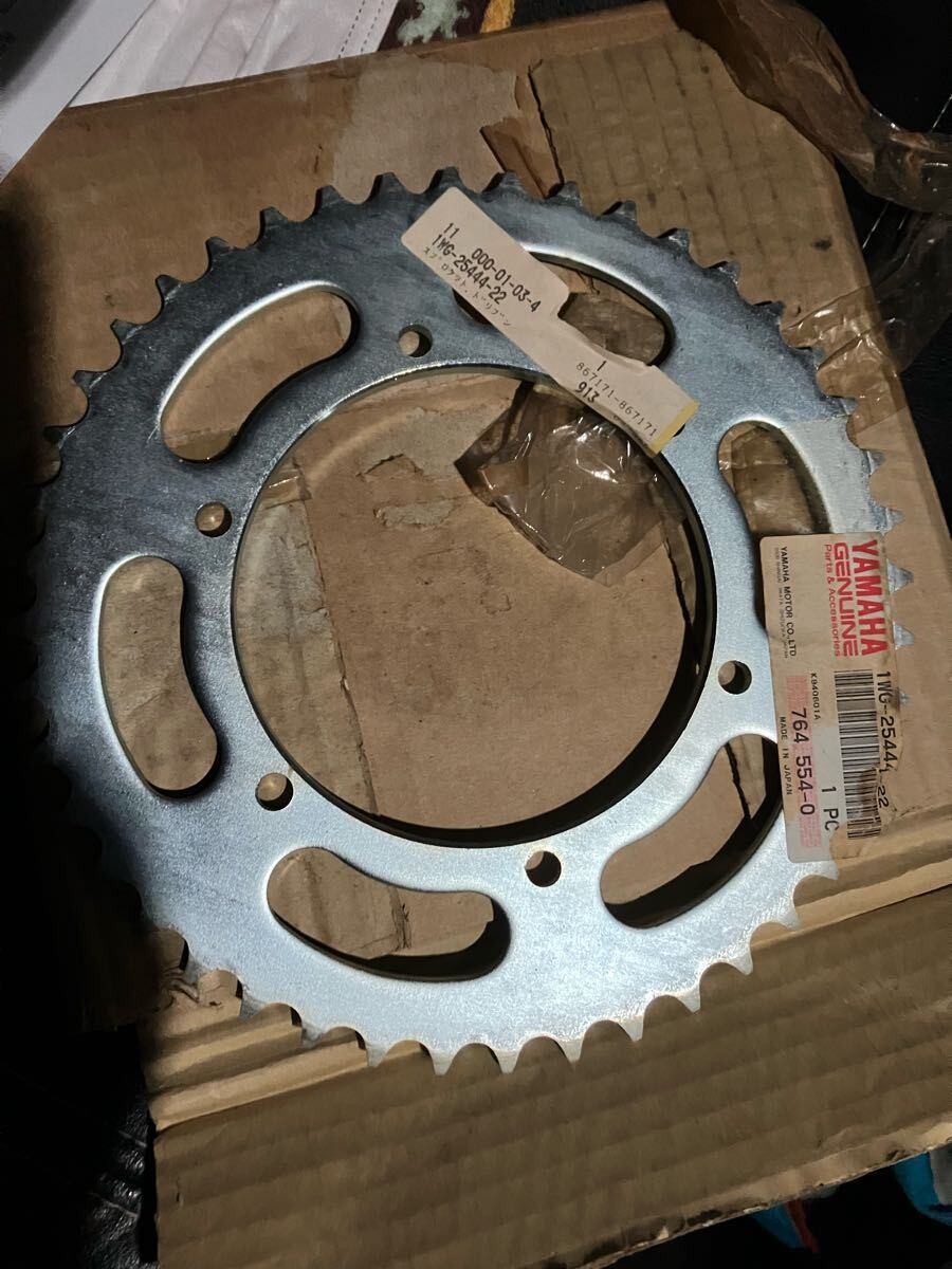 FZR400 44T リアスプロケット 1WG-25444-22 ヤマハ 純正 新品 バイク 部品 未使用 車検 Genuine 長期保管品 ...