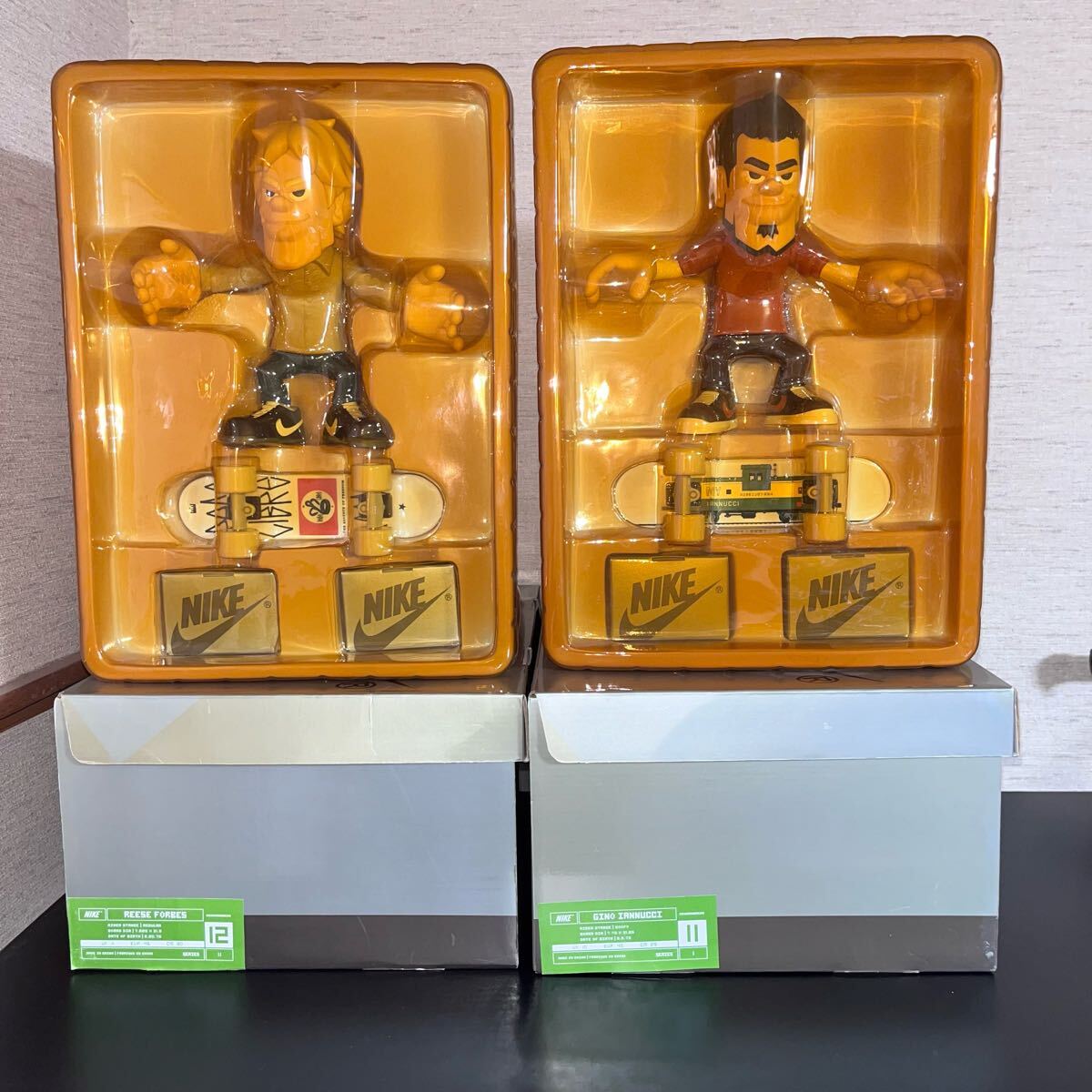 NIKE SB ナイキ MEDICOM TOY メディコムトイ コラボ 会員限定 抽選販売 入手困難 フィギュア ジーノイアヌッチ リース ...