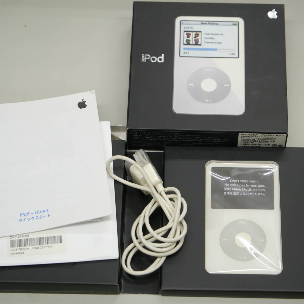 iPod classic 30GB MA002J/A IPOD WHITE MODEL A1136 箱付 ジャンク （バッテリー劣化 ...