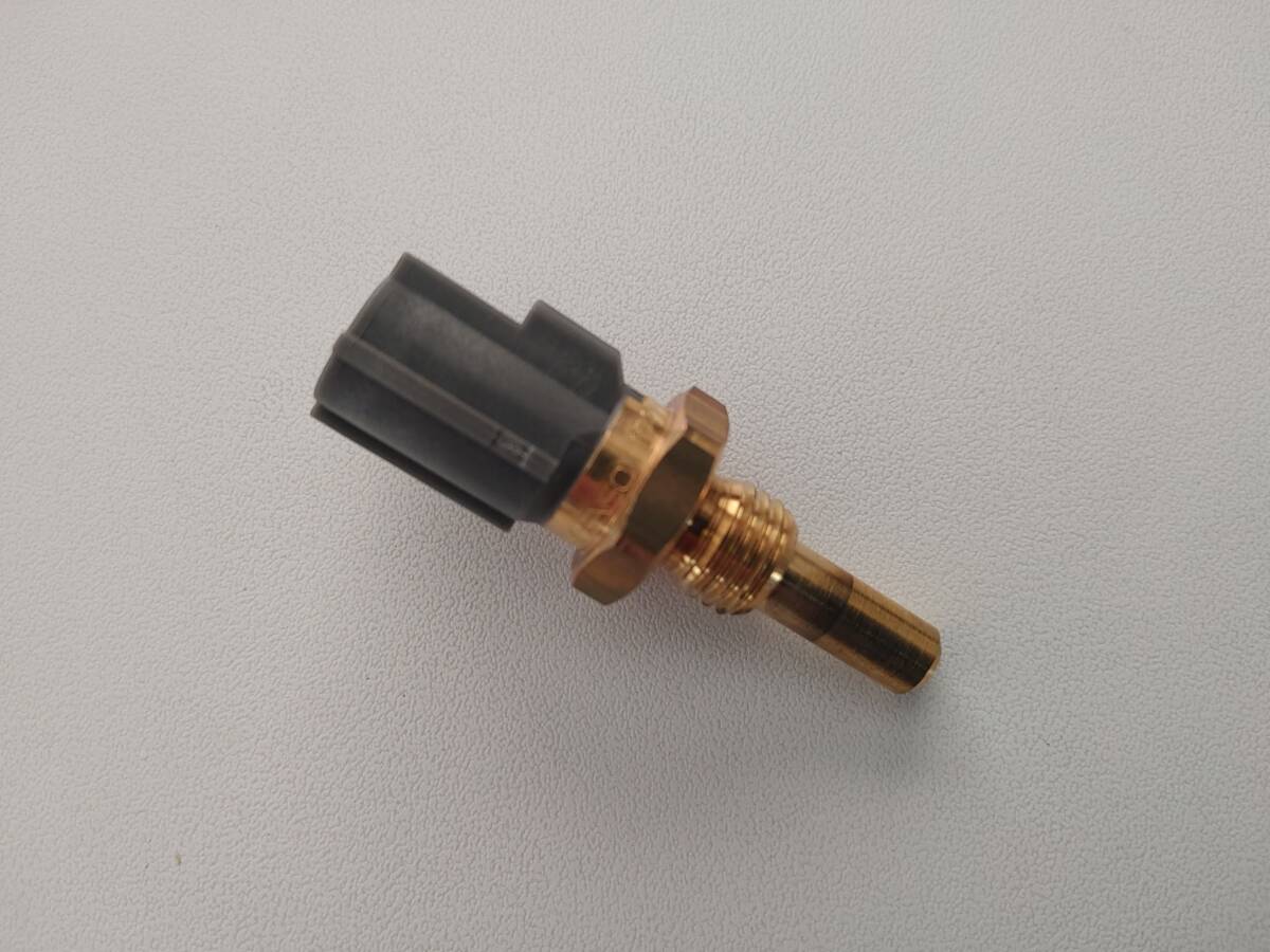 ジャガー XJ ダイムラーV8 (X300 X308 X350) XK8 Sタイプ Xタイプ 新品 クーラント 水温センサーJ074 純正部品 ...