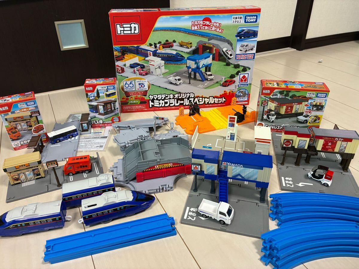 送料無料 ヤマダデンキオリジナル トミカ プラレールスペシャルセット レストランガスト バス停 吉野家 タカラトミー /【Buyee ...