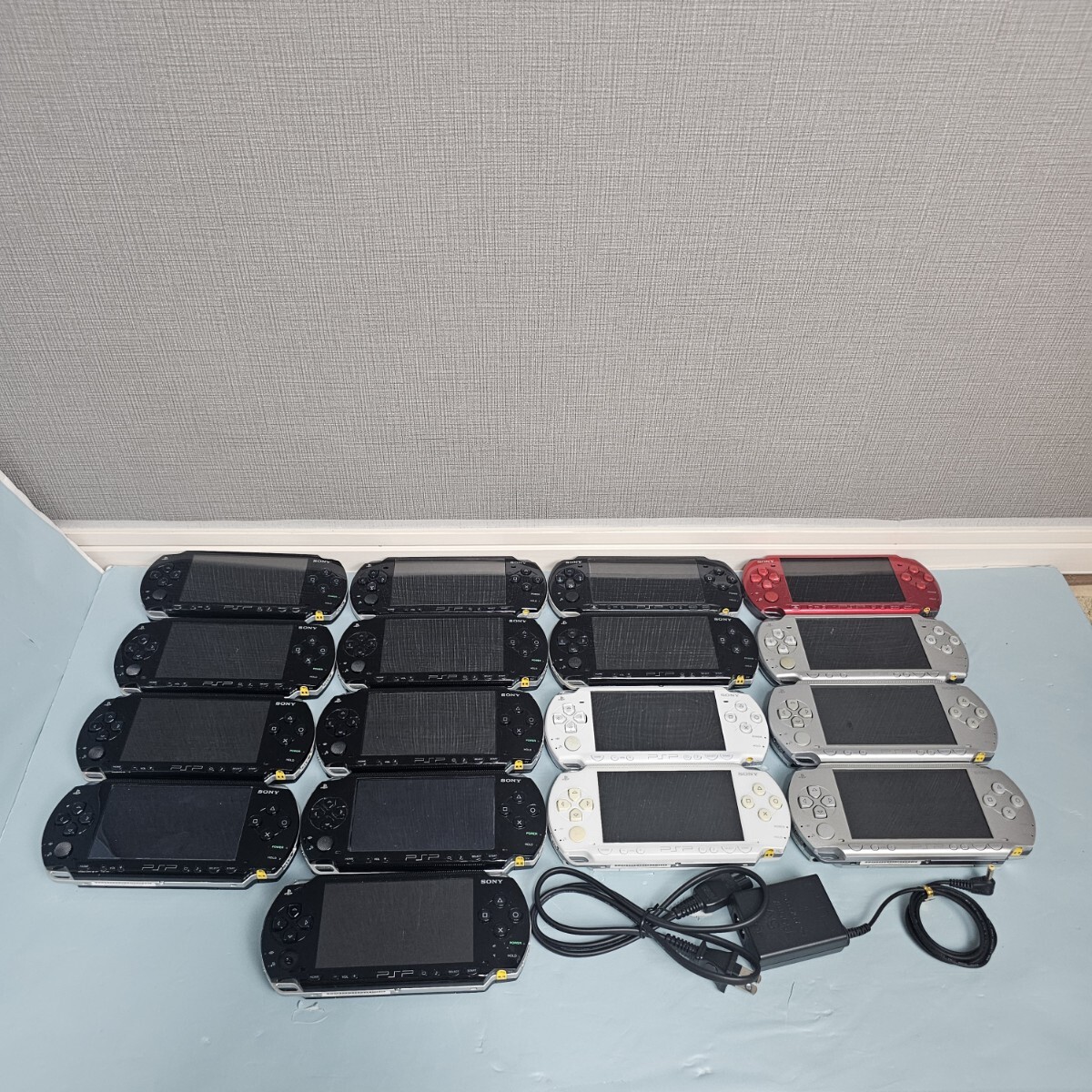 PSP PSP-1000 PSP-2000 PSP-3000 プレイステーションポータブル SONY 周辺機器 PlayStation 17台 ...