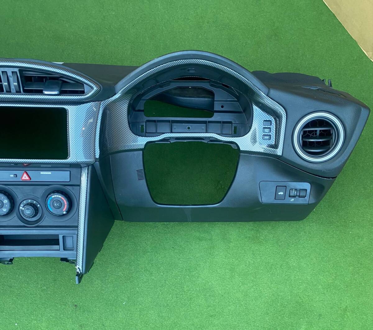 スバル 純正 後期 BRZ 86 ZC6 ZN6 6速 内装品 ダッシュボード カーボン /【Buyee】 Buyee - Japanese Proxy Service | Buy from ...