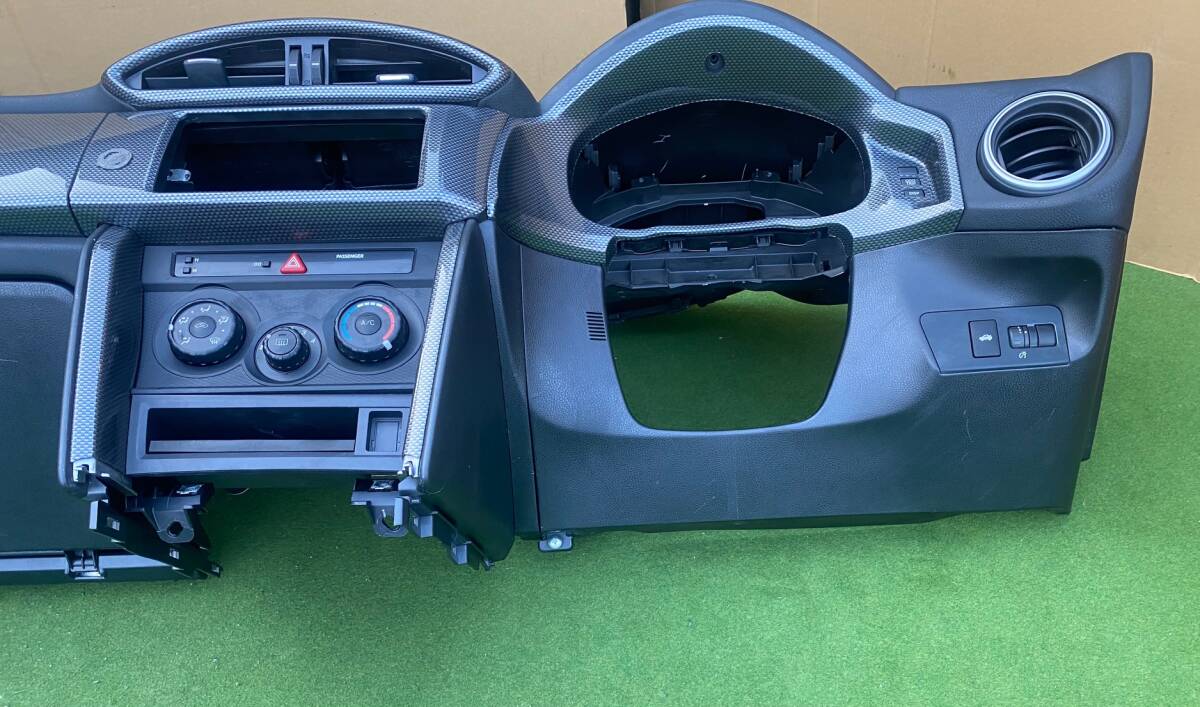 スバル 純正 後期 BRZ 86 ZC6 ZN6 6速 内装品 ダッシュボード カーボン /【Buyee】 Buyee - Japanese Proxy Service | Buy from ...