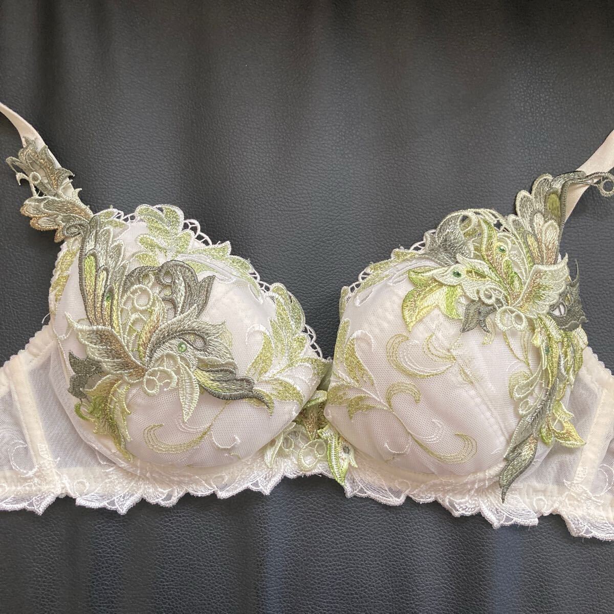 ワコール サルート プレステージ 92G火の鳥 不死鳥 ブラジャーD75 IV salute /【Buyee】 Buyee - Japanese Proxy Service | Buy ...