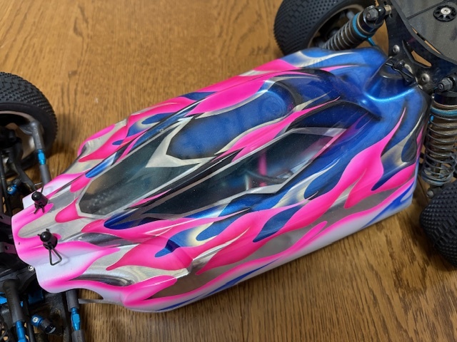 絶版 美品 タミヤTAMIYA TRF511ボディー 4WD レーシングバギー TRF502Xスペアボディ ITEM 54133 塗装済み完成 ...