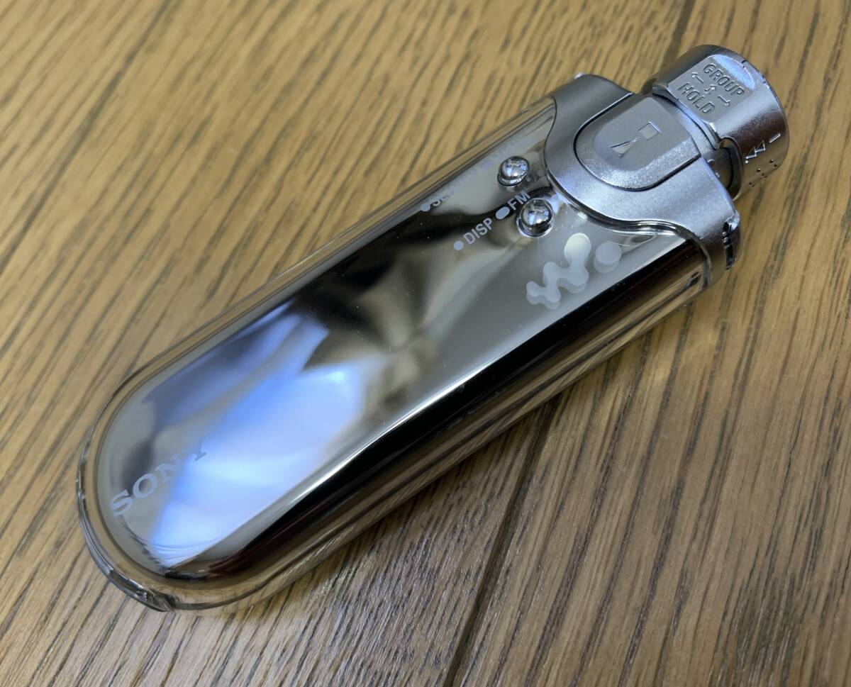【中古】動作品 ソニー ウォークマン NW-E505 (シルバー/512MB) SONY WALKMAN デジタルオーディオプレーヤー レトロ ...
