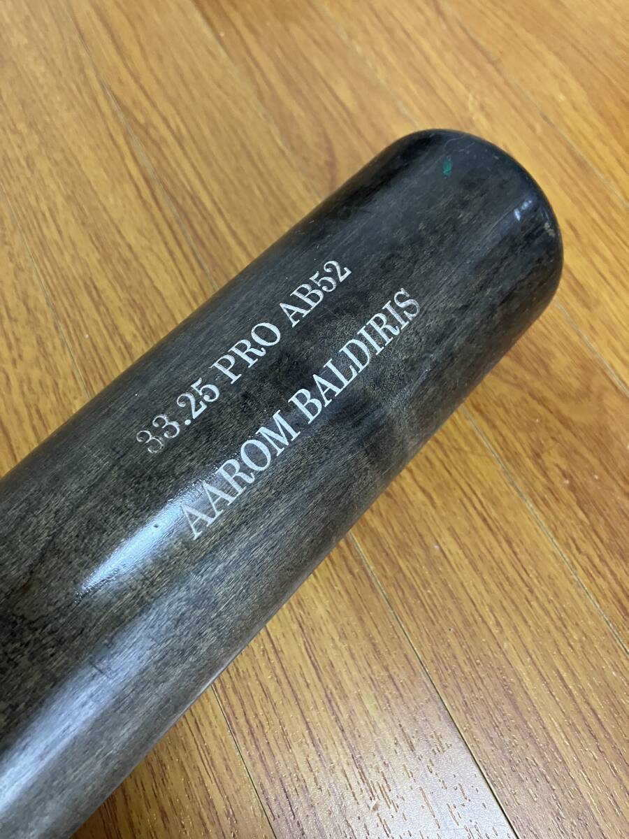 NPB実使用バット OLD HICKORY 『AAROM BALDIRIS』バルディリス 930g 84.5cm ヒビ補修あり /【Buyee】 Buyee - Japanese Proxy ...