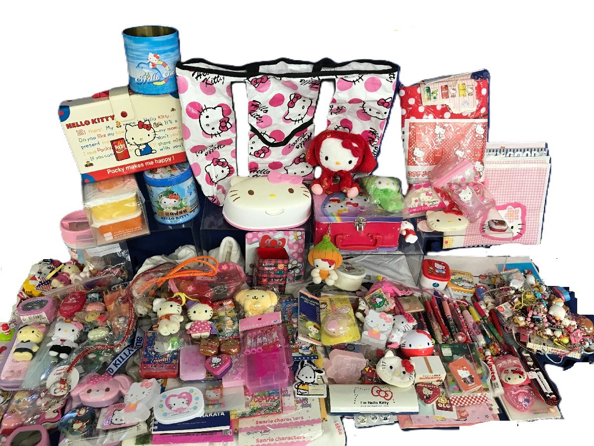 ★05―054★サンリオグッズ 超大量まとめ ハローキティ ウェットティッシュケース/缶ケース/ぬいぐるみ/キーホルダーなど 雑貨[140 ...