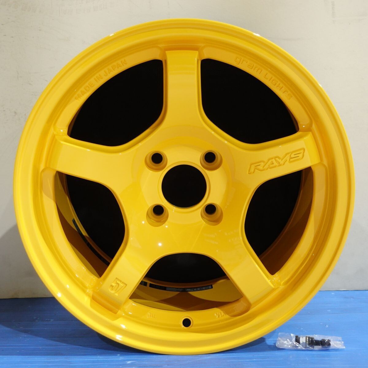 限定品！gram LIGHTS 57CR LIMITED WXZ 15インチ 新品 4本セット価格 送料無料 +28 4H/100 RAYS ...