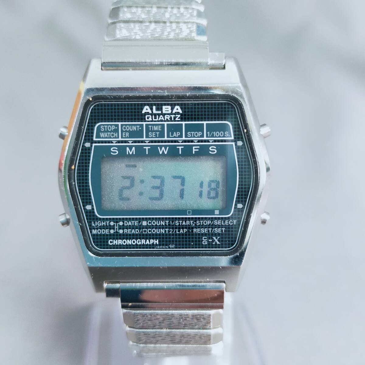 5712/10 GJ72812 ALBA QUARTZ Y729-4000 CHRONOGRAPH デジタル 腕時計 電池交換済 稼働 ...