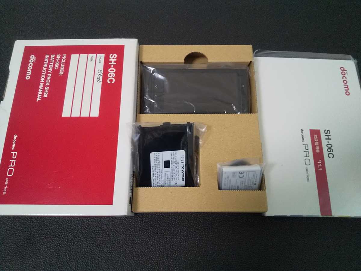 【希少 未使用】docomo PRO series SH-06C FOMA 白ロム プロジェクター搭載 タッチパネル おサイフケータイ ...