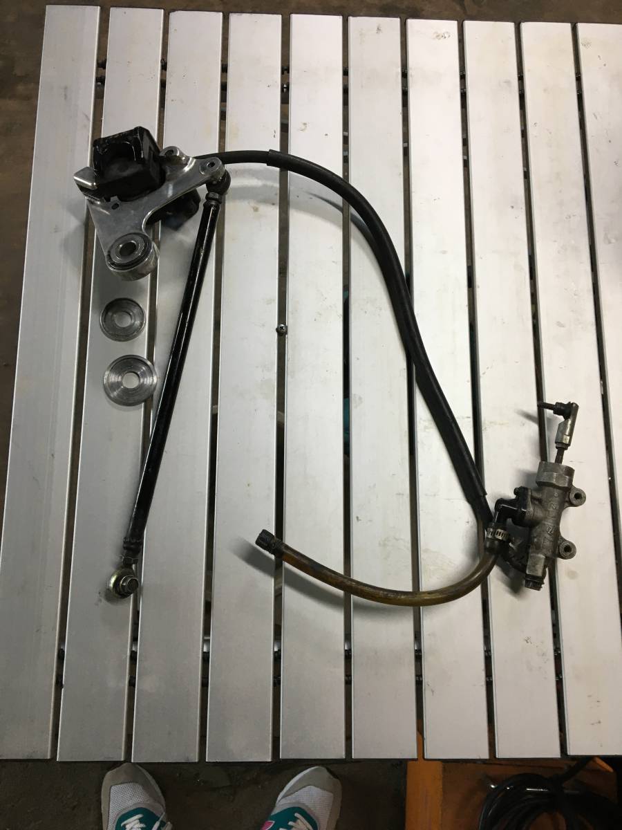 リヤブレーキキャリパー HONDA RS125 NF4 NF4流用改 そのままではRS125 NF4には付きません。 /【Buyee】 "Buyee" Japanese Proxy ...