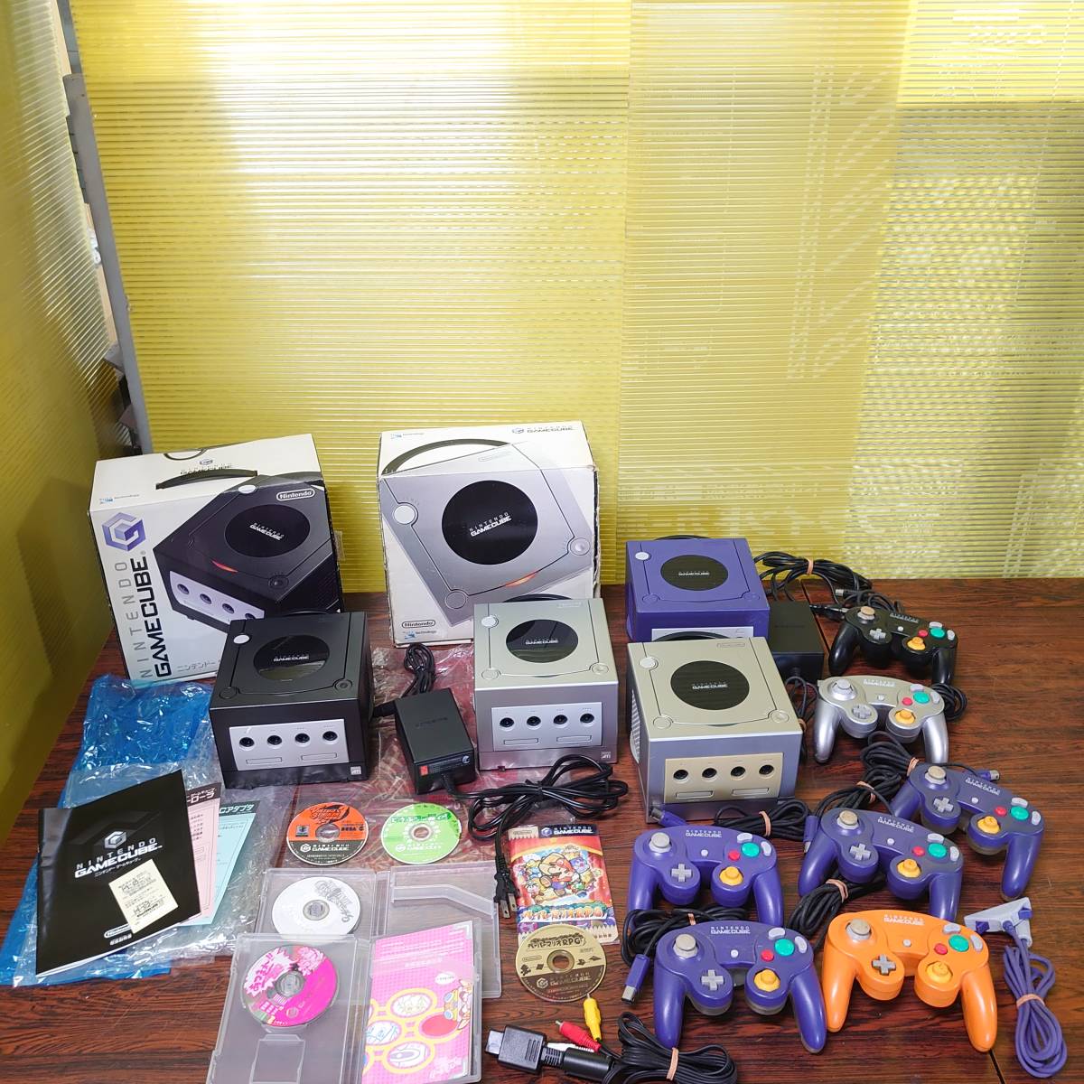 Nintendo Gamecube Game Cube 4consoles 7controllers 5games 任天堂 ゲームキューブ ...
