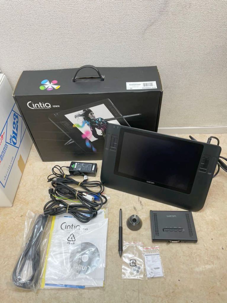 T0727 Wacom/ワコム Cintiq 12WX DTZ-1200W/G 液晶ペンタブレット ペンタブ 12.2イン箱付き 付属品あり ...