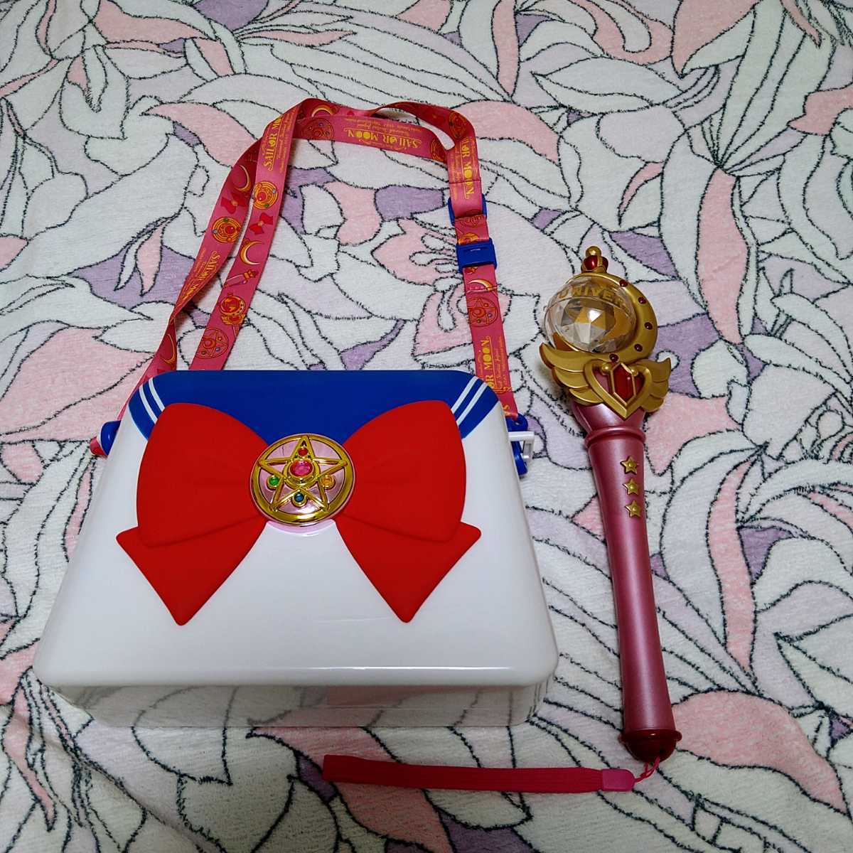 美少女戦士セーラームーン ユニバーサルスタジオジャパン ポップコーンバケツ 25th USJ キューティー・ユニバーサル・ロッド /【Buyee】 Buyee - Japanese Proxy ...