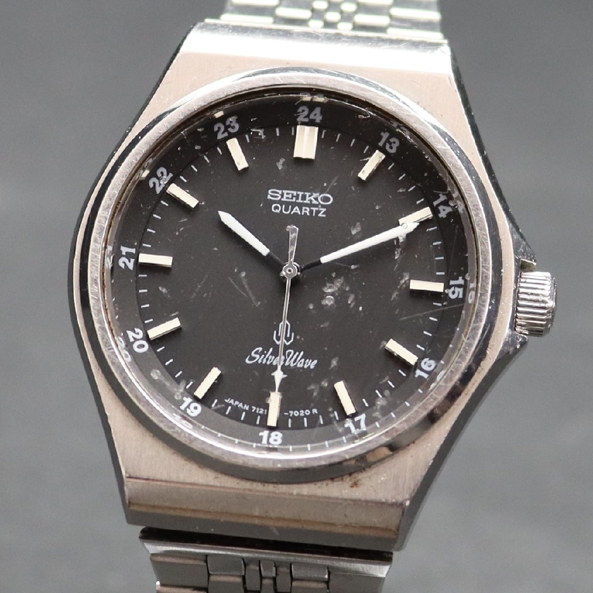 SEIKO Silver Wave セイコー シルバーウェーブ 7121-7020 シングルクォーツ 24時表示 黒文字盤 亀戸工場製 純正ブレス メンズ腕時計 /【Buyee】