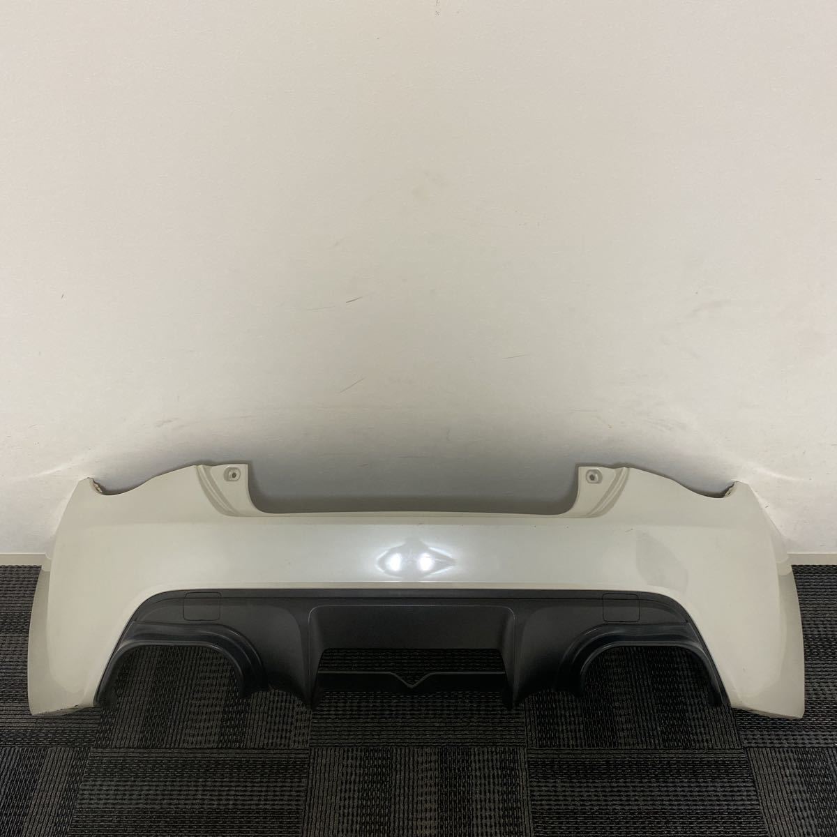 中古 トヨタ ZN6 前期 86 ハチロク 純正 リア バンパー TRD マフラーガーニッシュ 白 パールホワイト ZC6 BRZ ② /【Buyee】 Buyee - Japanese ...