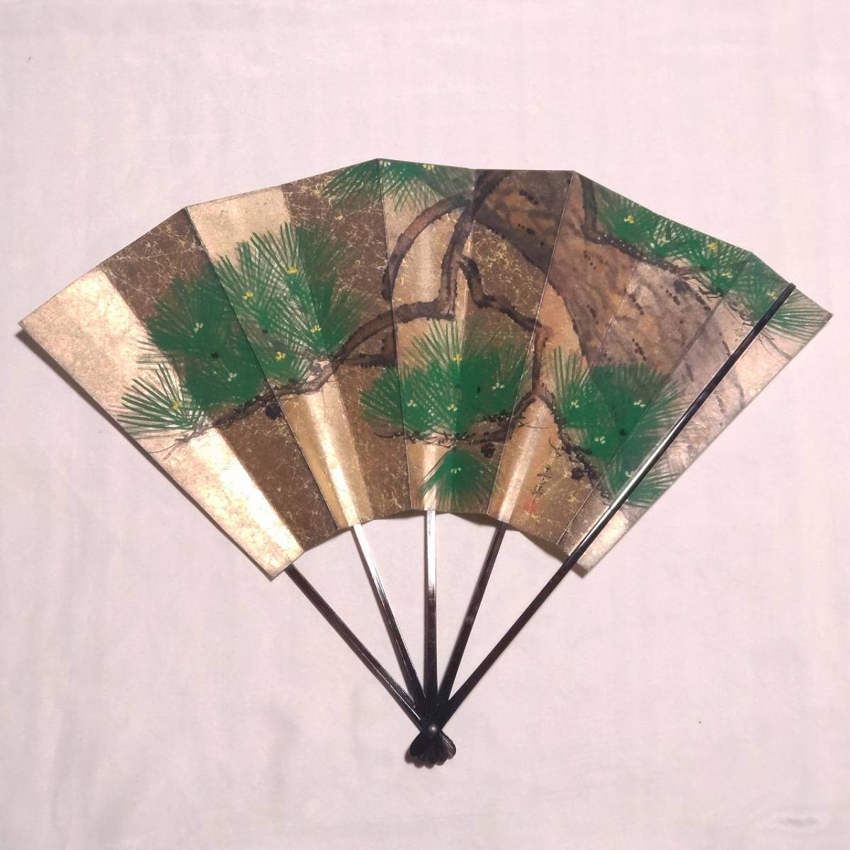 飾り扇 漆器 松 全長約38.5cm 扇子 せんす センス 和風 飾り 置物 【3431】 /【Buyee】 日本代购平台-产品购物网站大全-Buyee一站式代购