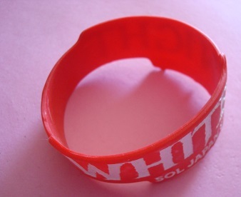 TAEYANG 2017 WORLD TOUR WHITE NIGHT IN JAPAN SOL STADIUM LIVE 公式グッズ シリコンバンド 赤 BIGBANG ヨンべ テヤン ...