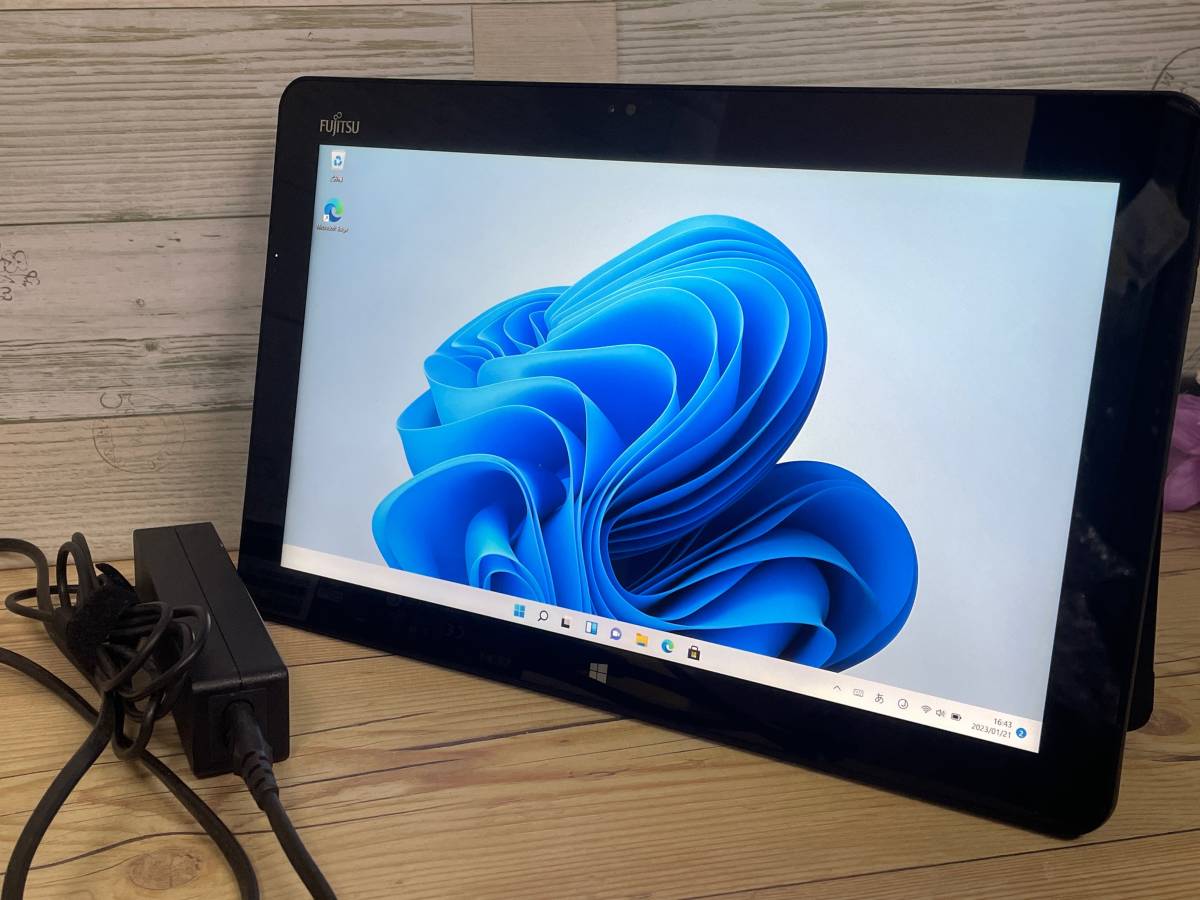 富士通 タブレット ARROWS Tab R727/P [Core i7 7600U 2.8GHz/RAM:8GB/SSD:256GB/12. ...