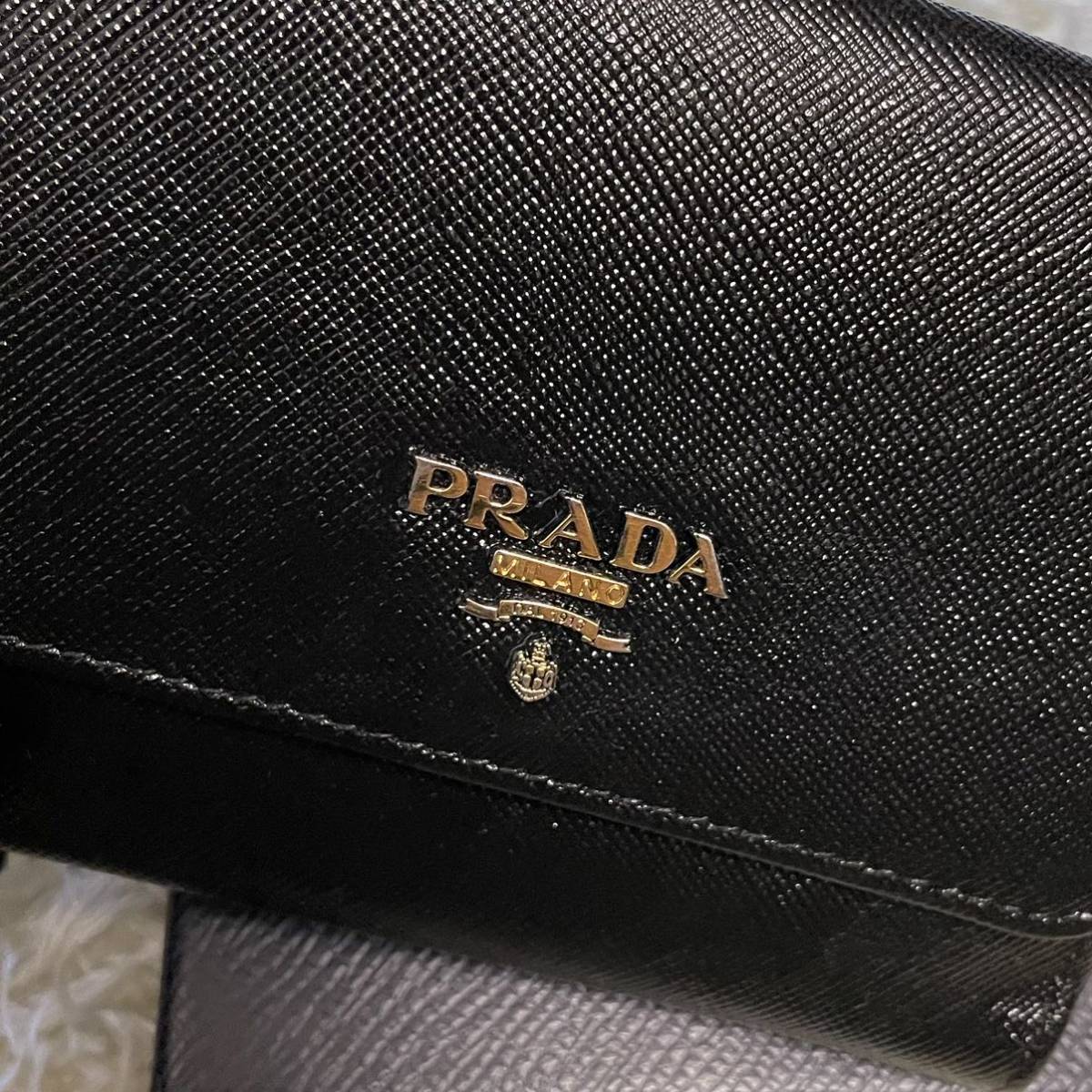 美品PRADA プラダ 折り財布 サフィアーノレザー ブラック ロゴ金具 /【Buyee】 日本代购平台-产品购物网站大全-Buyee一站式代购