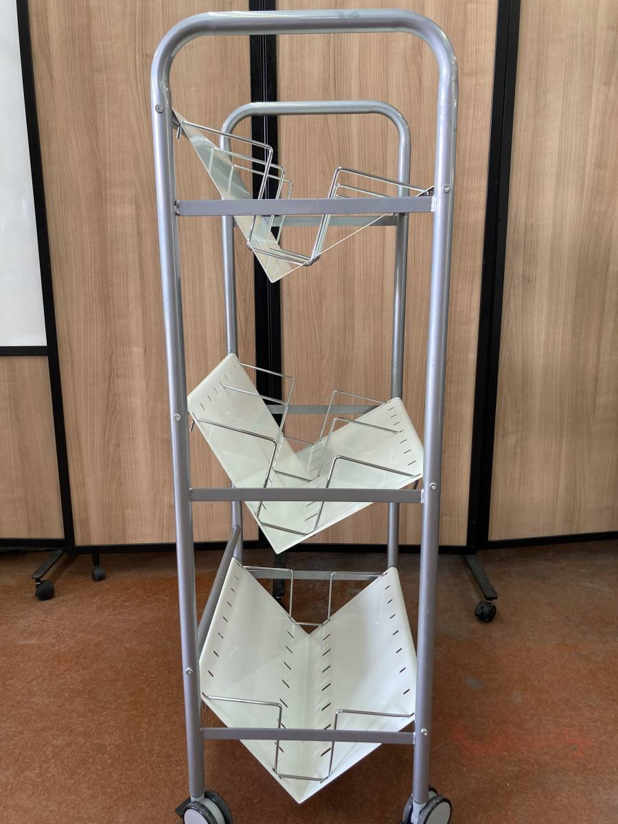 美品 ブックカート 雑誌ラック ブックスタンド 本棚 3段 キャスター脚 幅56X奥行39X高さX122 /【Buyee】
