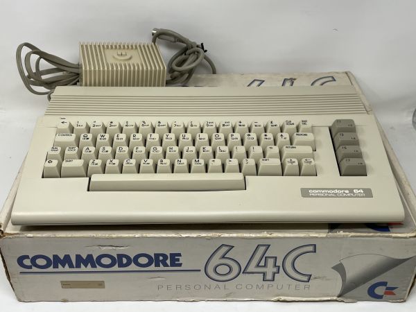 Commodore64C コモドール64C C64C 後期型 通電 起動確認済み Commodore コモドール C64 実機 当時物 ...