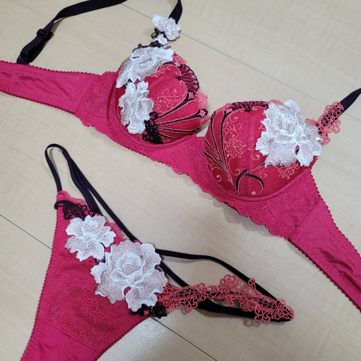 ＊新品未使用＊ WACOAL Salute 33G 仮面カーニバル ブラショーツセット BTJ433 DTJ233 ブラジャーD65 ソングM ワコール サルート Tバック /【Buyee ...