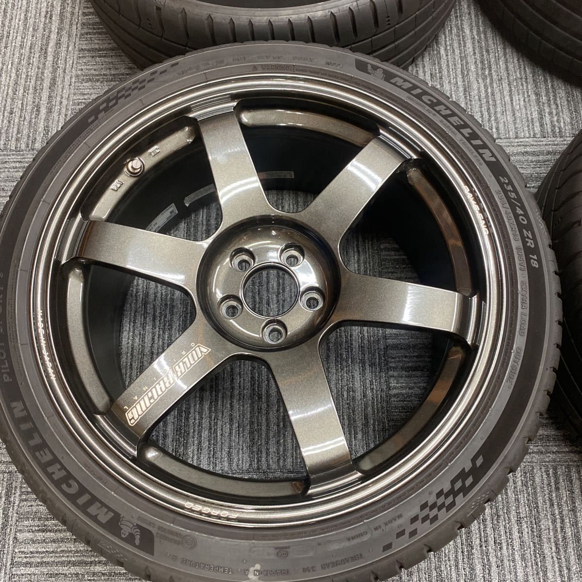 超美品 GR86 BRZ 86 ZN6 ZN8 ZC6 ZD8 TE37 SAGA 18インチ 9J +39 5穴 PCD100 ミシュラン パイロットスポーツ5 225/40R18 235 ...