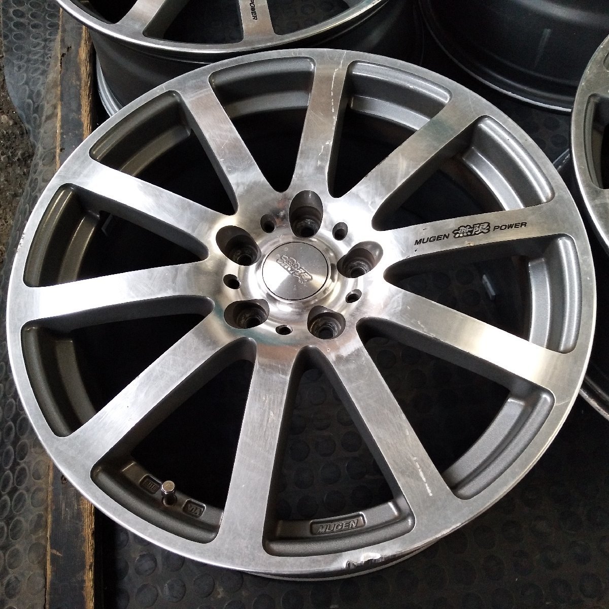 管理番号：S9-21【4本価格】【18×7.5J 5x114.3 ET+55 ハブ64】無限MUGEN・オデッセイ ヴェゼル エリシオン等 ...