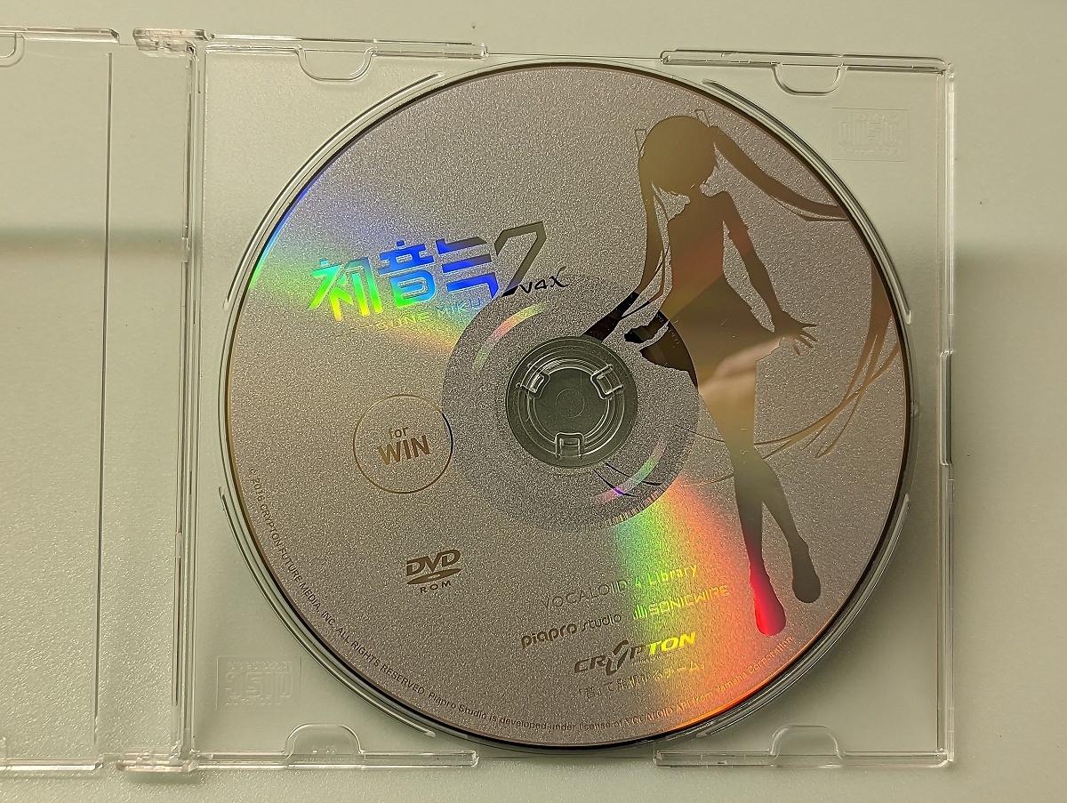 送料無料 初音ミク V4X ボーカロイド VOCALOID インストールDVDのみ 本物 純正品 インストーラは起動できました シリアル番号 ...