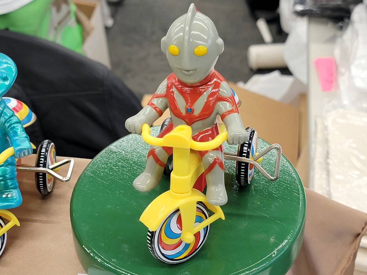 M1号 ウルトラマン 三輪車 グレー成型色 ソフビ sofvi Ultraman Tricycle gray molding color ツブコン 検) バルタン セブン セブンガー ...