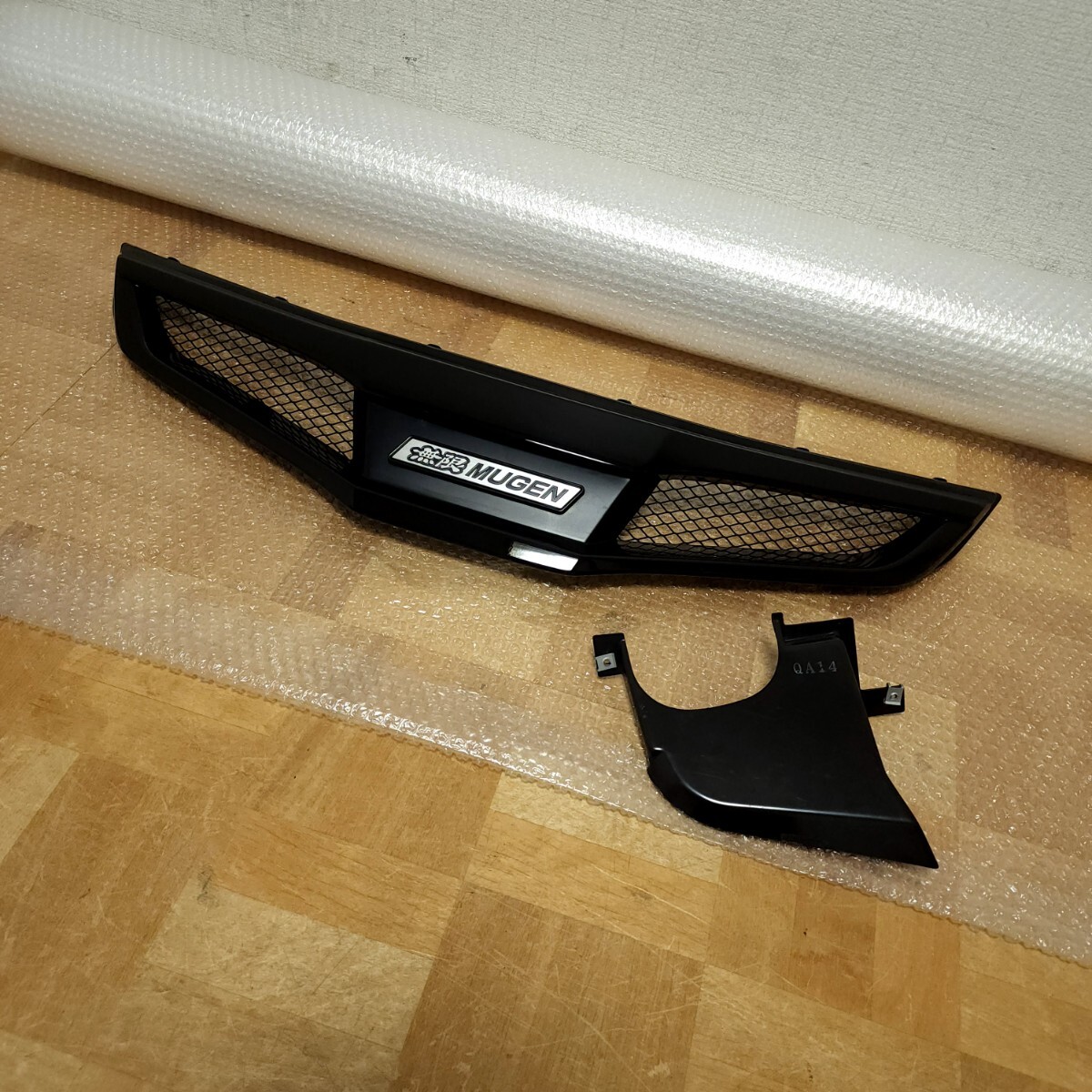 絶版希少品 良品 GP1 GP4 後期 フィット FIT 無限 MUGEN フロント グリル GE6 GE7 GE8 GE9 RS ハイブリッド ラジエーターグリル ② 棚C341 ...