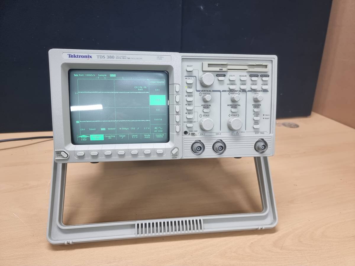 (NBC) 中古 Tektronix TDS380 ディジタルオシロスコープ Digital Real-Time Oscilloscope, 400MHz, 2GS/s, 2CH (6614 ...