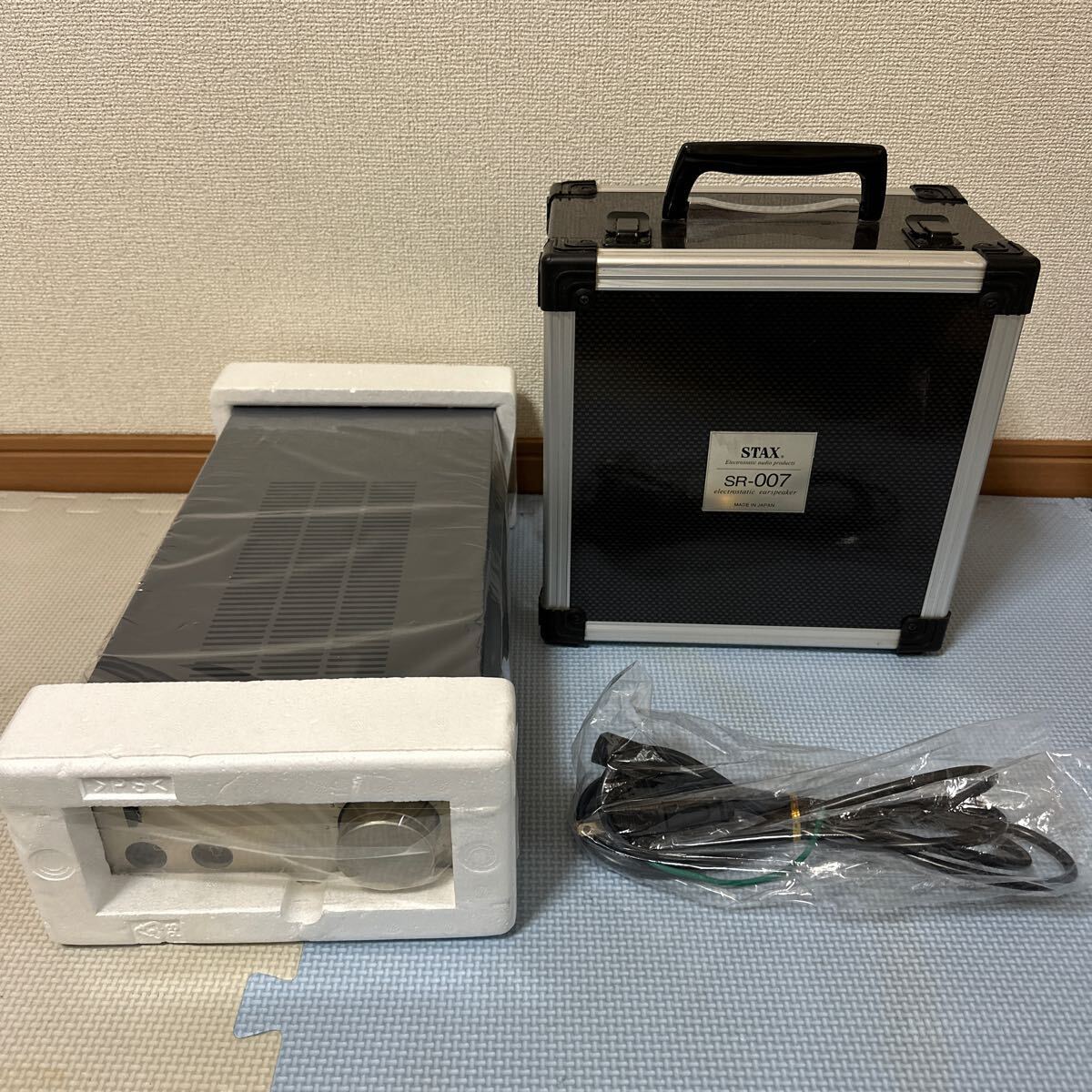 STAX SRM-717 ヘッドホンアンプ STAX SR-007 エレクトロスタティック型 イヤースピーカー ハードケース付 セット美品 ...